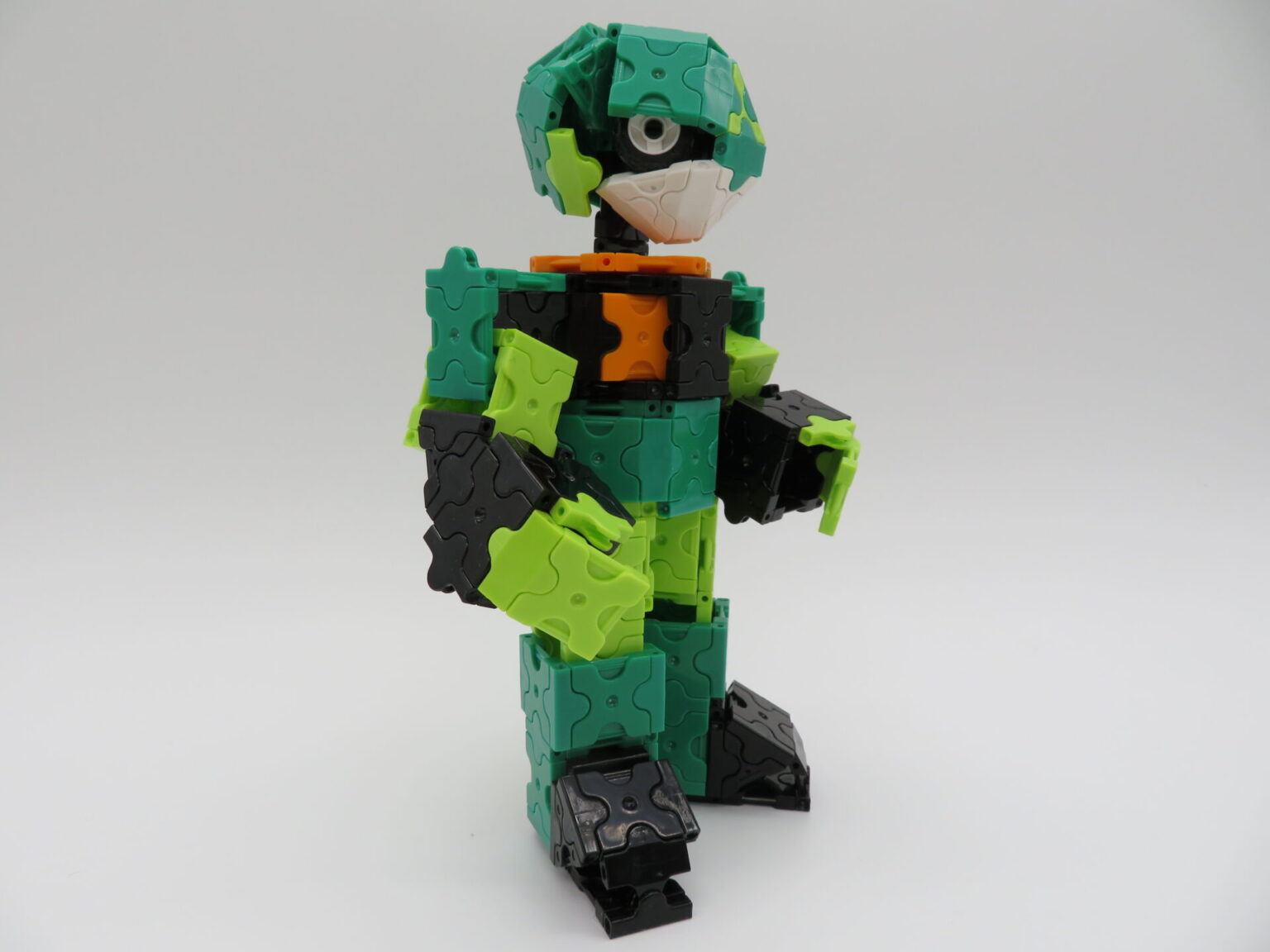 【こどもの遊び】LaQ（ラキュ―）ビルドアップロボ『ジェイド』をつくってみた！｜ありいっちゃんブログ